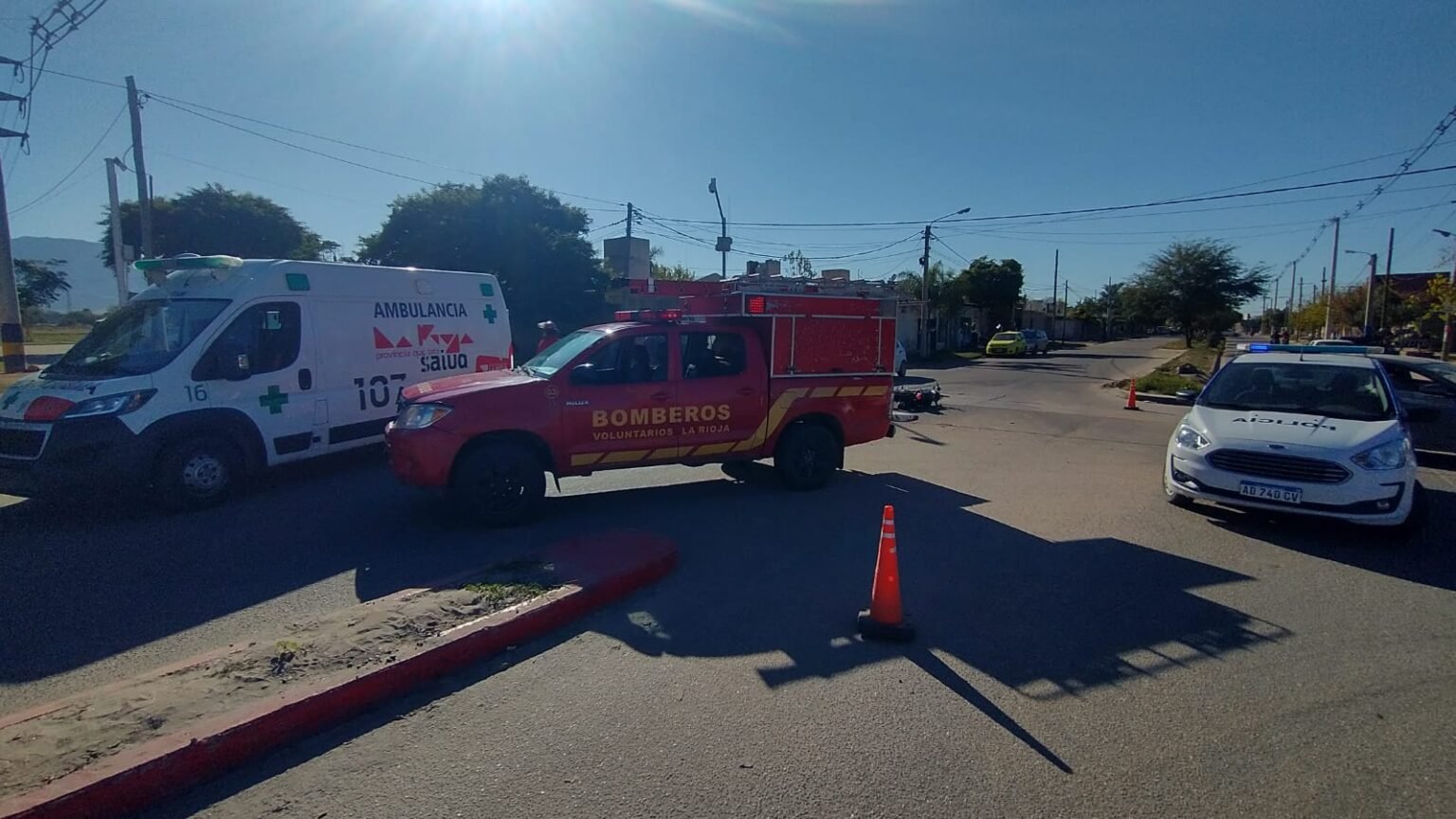 Choque Entre Moto Y Auto Deja Joven Hospitalizado 2024 Medios Rioja
